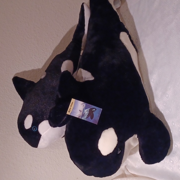 SeaWorld | Toys | Seaworld Killer Whales Stuffed Animals 2 | Poshmark